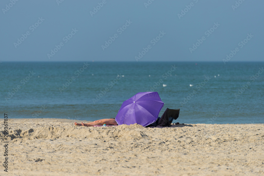 Chillen am Strand Stock Photo | Adobe Stock