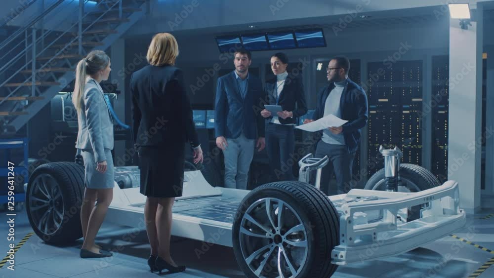 Vidéo Stock International Team of Automobile Design Engineers ...