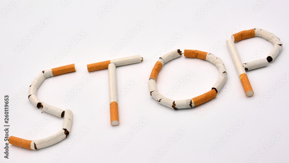 Stop hecho con cigarrillos de tabaco Stock Photo | Adobe Stock
