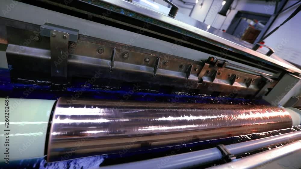 Vidéo Stock Printed shaft. Cylindrical press for wallpaper printing ...