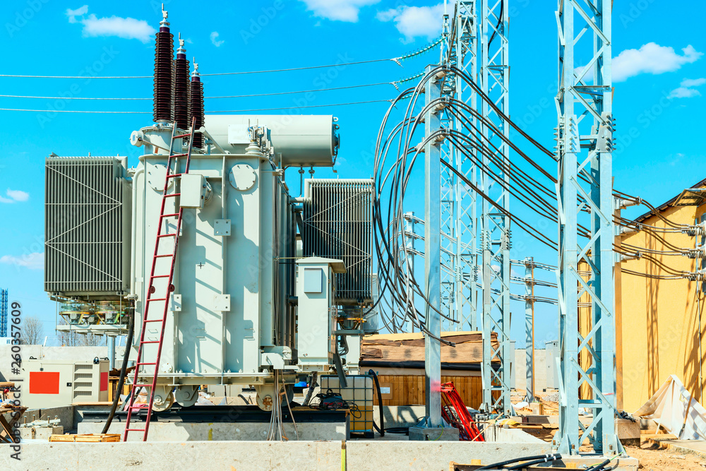 110 kV high voltage transformer in the electric substation Stock 写真 ...