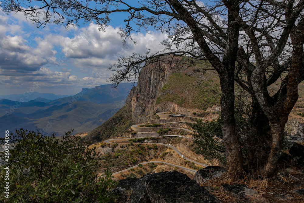 Foto de Serra da Leba is a mountain range in Angola,localed in the ...
