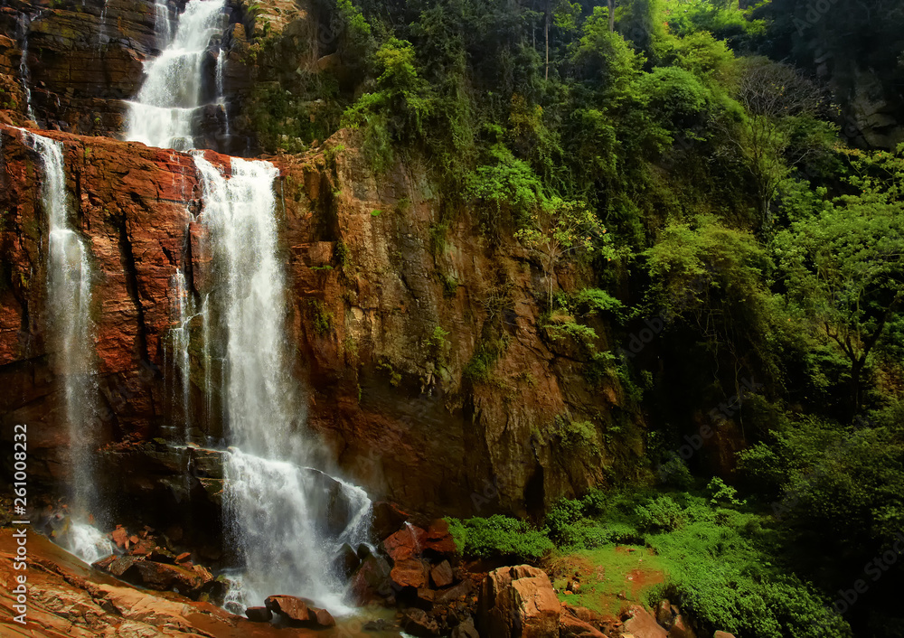 Foto de Travel destination Ramboda Falls, 109m in high waterfalls ...