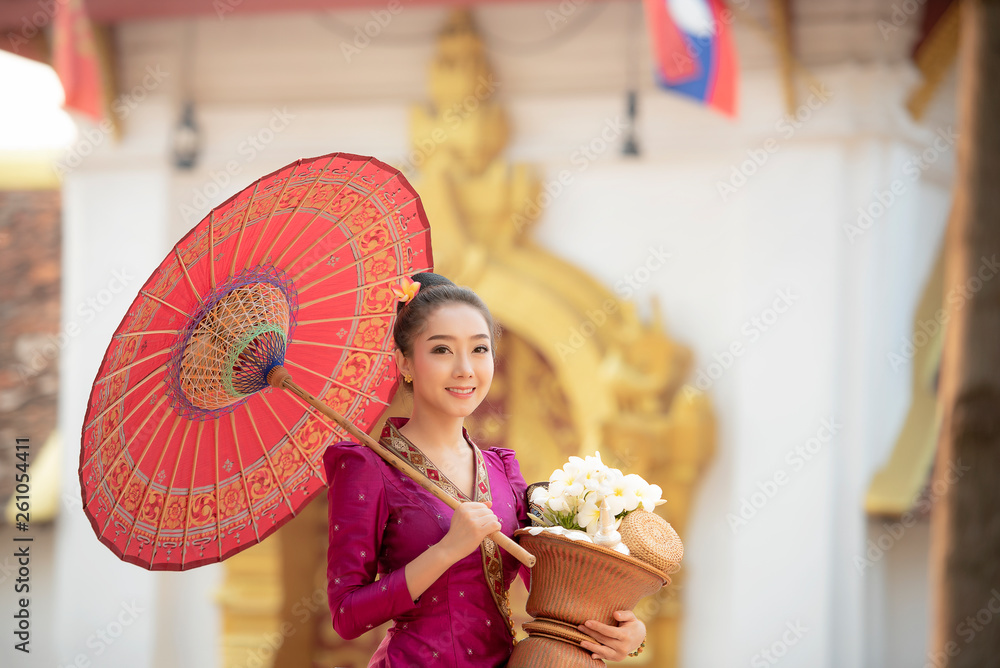 Lao girl dressed in traditional Lao clothes Beautiful Laos girl in Laos ...