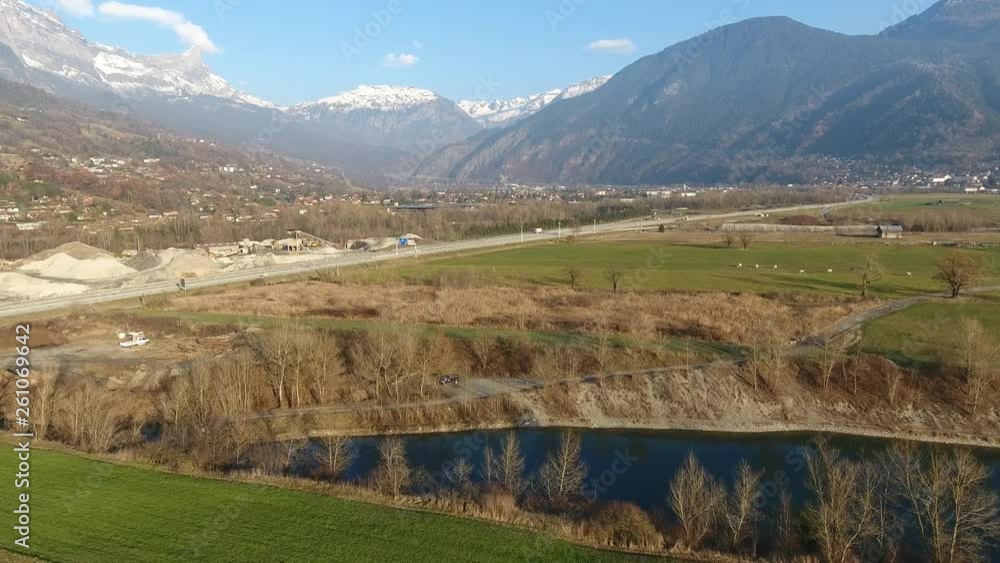 La Vallée de l'Arve vue par drone vídeo de Stock | Adobe Stock
