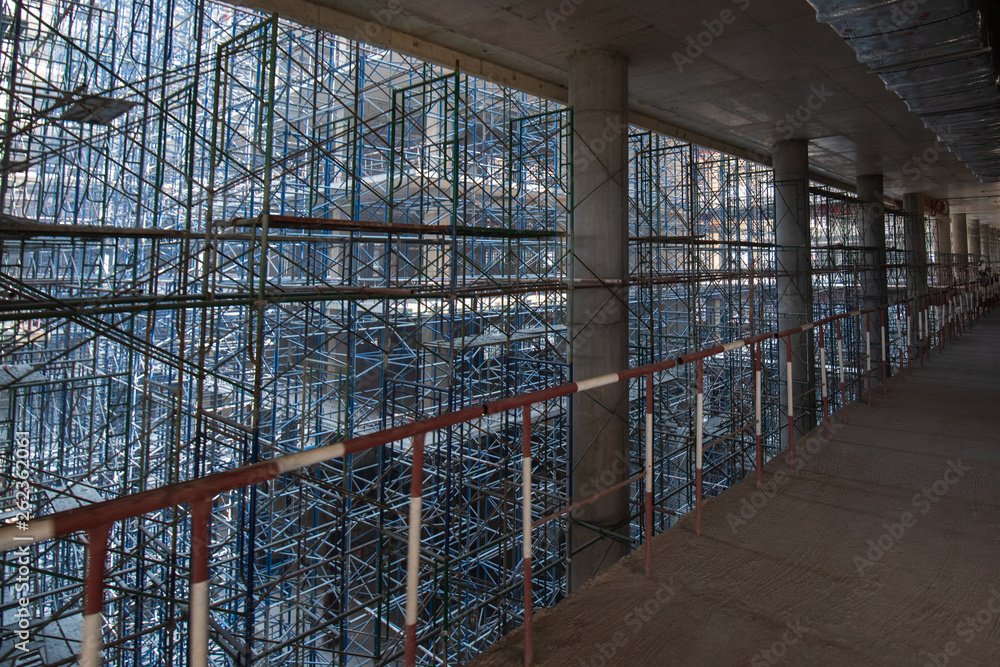 Foto de Scaffold. Construction Scaffoldings. It used as the temporary ...