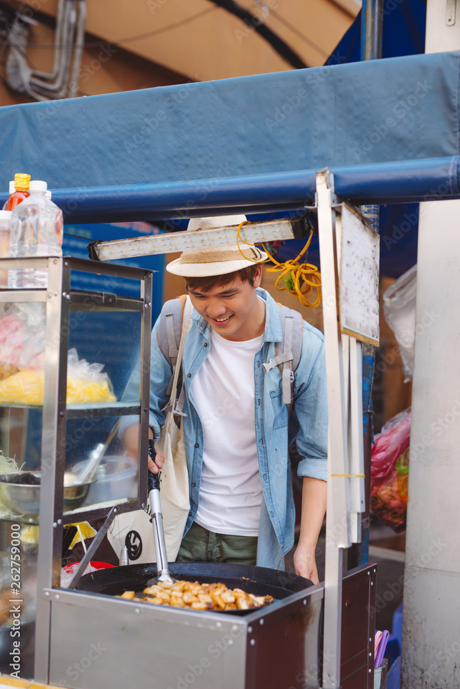 Bot Chien or Fried Rice Flour Cakes in Vietnam | Vietnamese Food in ...