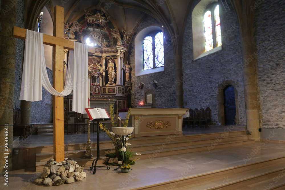 Croix. Linceul. Semaine Sainte. Eglise Saint-Jean-Baptiste. Megève ...