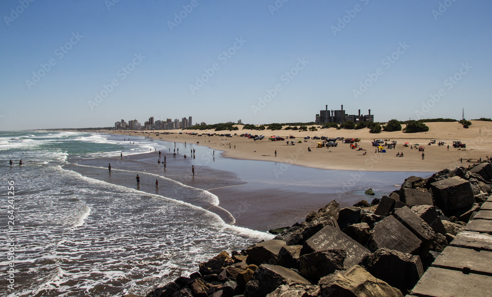 Calor, Playa, un Abril increible en Argentina Stock Photo | Adobe Stock