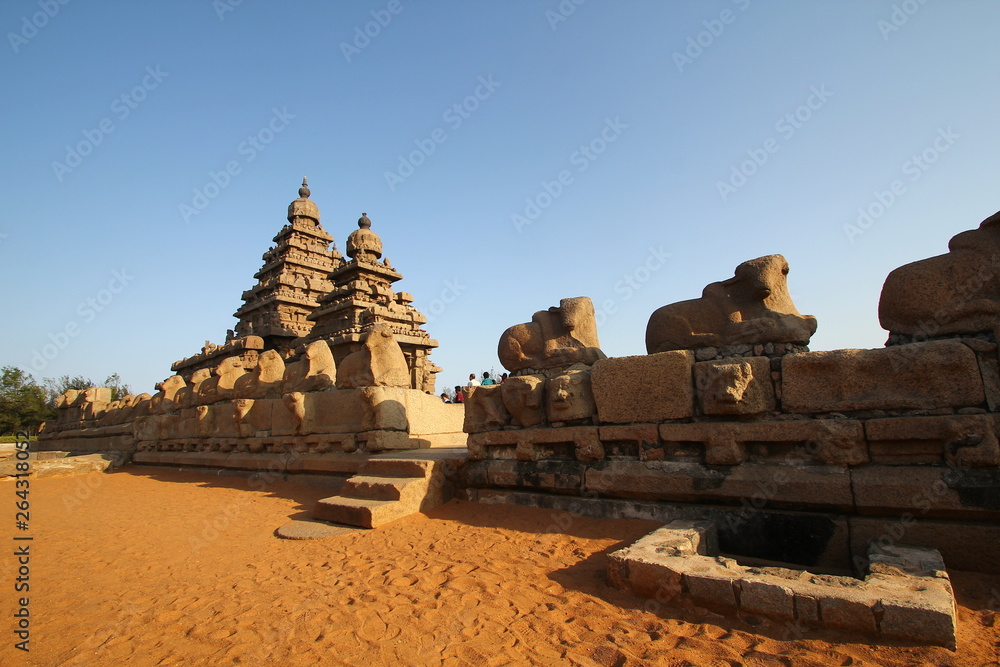 Shore Temple Complex in Mahabalipuram, Kanchipuram, Tamil Nadu, India ...