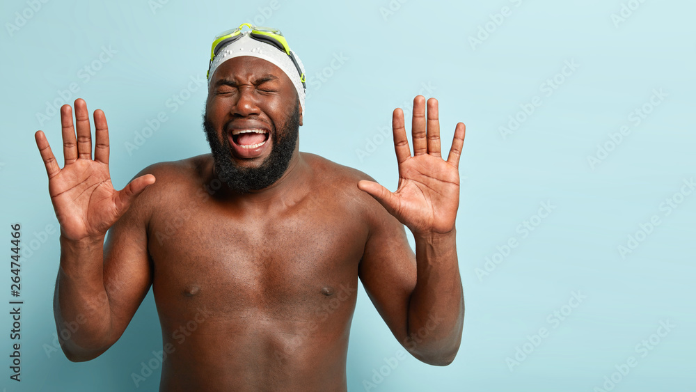 Desperate sportsman frustrated to loose swimming competition, shouts ...