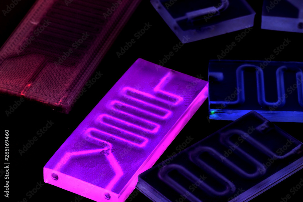 Organ-on-a-chip (OOC) - microfluidic device chip that simulates ...