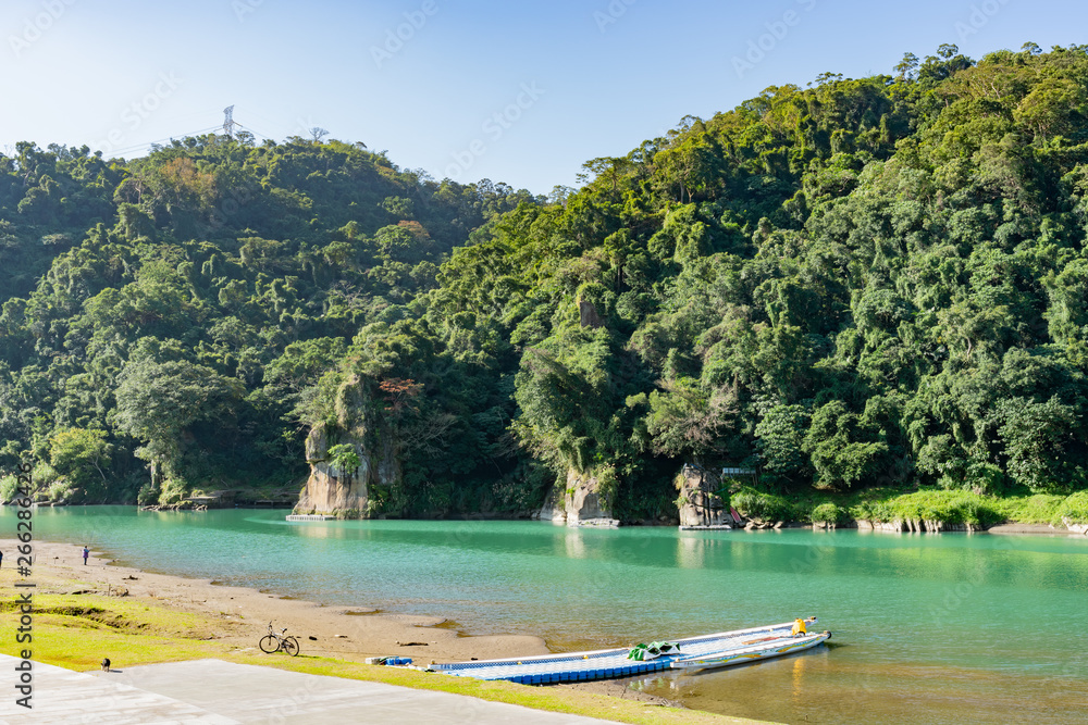 Morning view of the famous Bitan Scenic area in Xindian District Stock ...