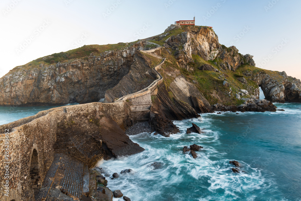 San Juan de Gaztelugatxe, its medieval stairs and bridge at sunrise ...