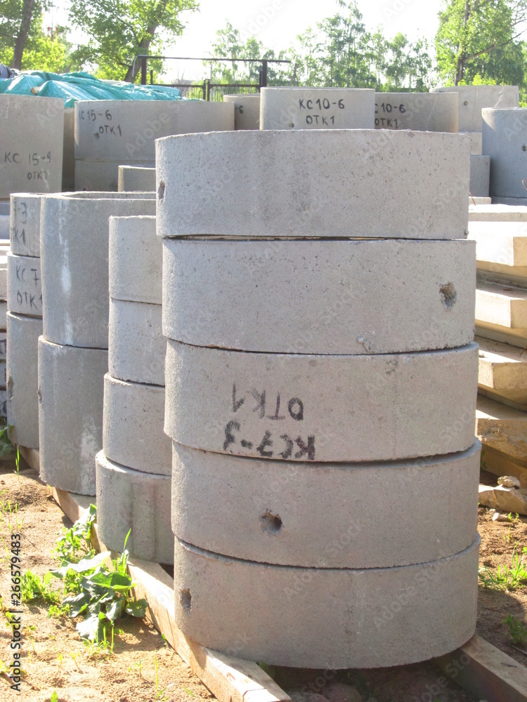 Reinforced concrete rings for the installation of wells foto de Stock ...