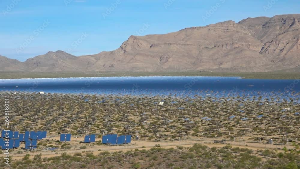 The massive Ivanpah solar power facility in the California desert ...