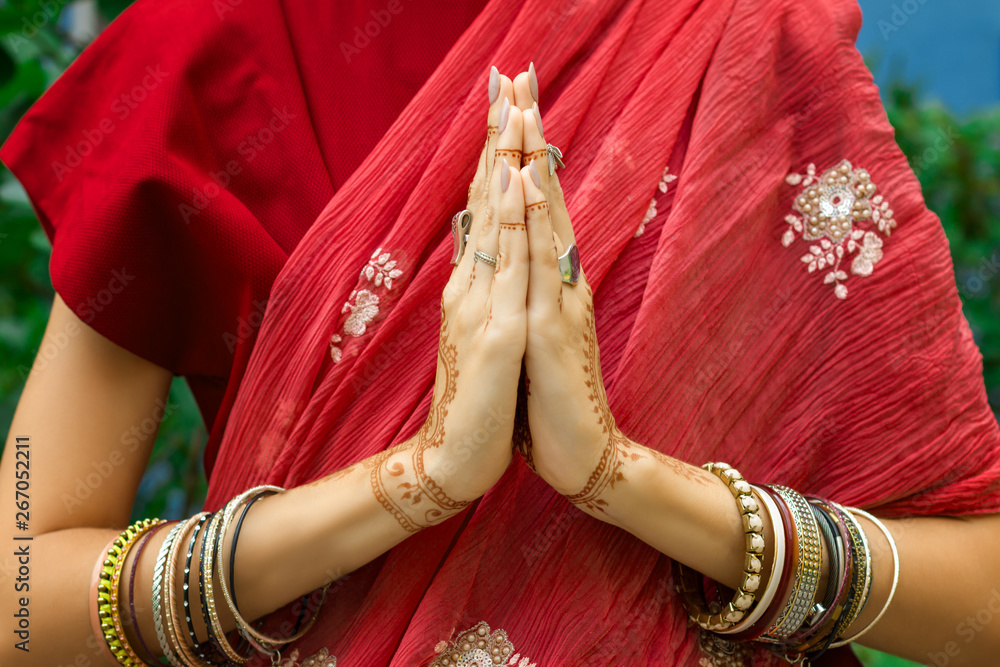Beautiful woman wear traditional Muslim Arabic Indian wedding pink red ...