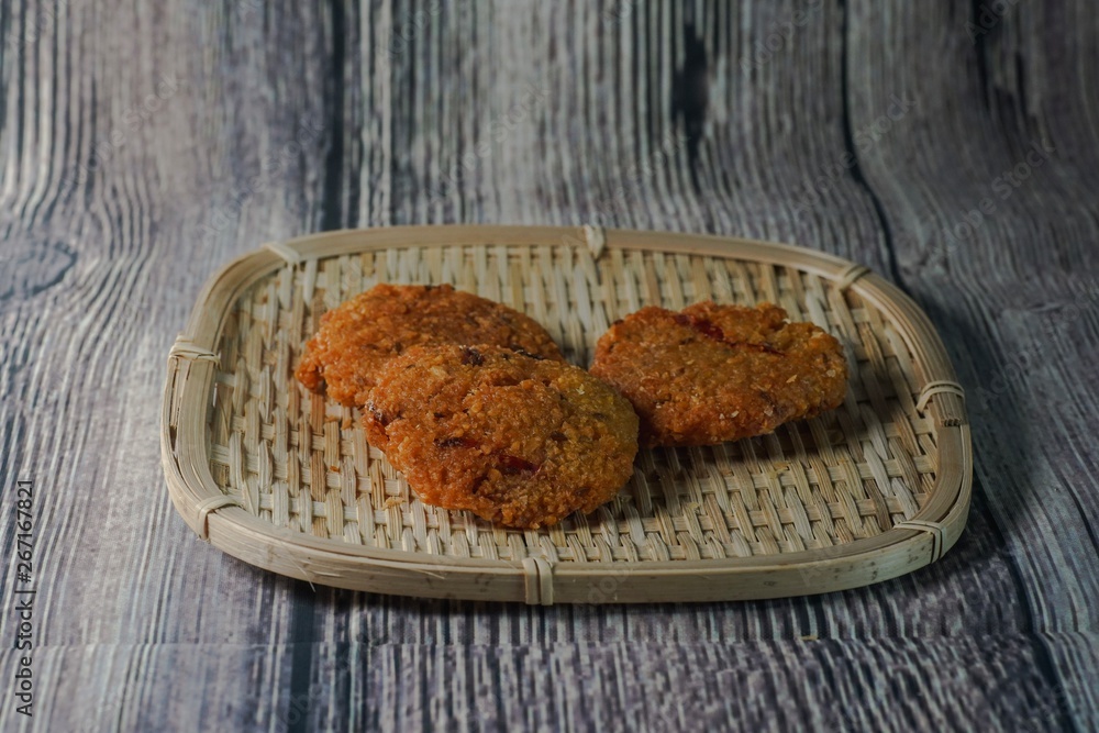 Vada (Vadai, Vadei) is a traditional South indians food. this Hot and ...