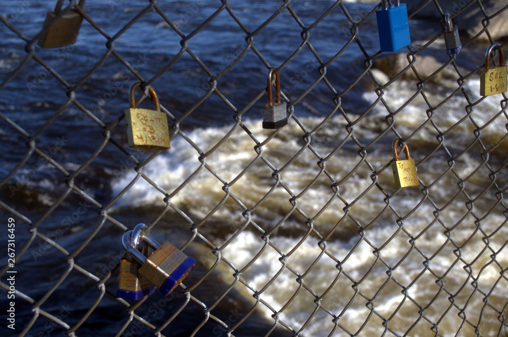 Love Lock, Couples throw Keys into the river to signify commitment ...