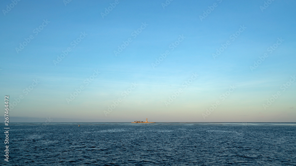 Fotka „Tubbataha Lighthouse in the South Atoll. The Tubbataha Reef ...