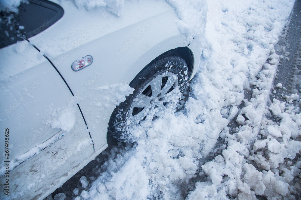 Car fully covered with thick snow, side view, winter concept. - Image ...