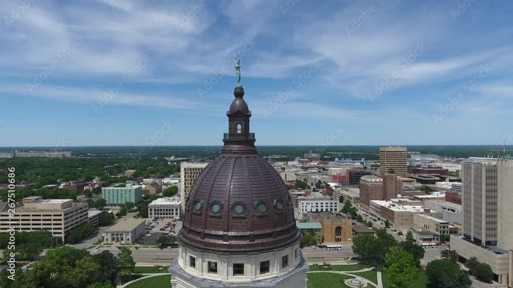 Ad Astra statue on top of the Kansas state capitol building. Video ...