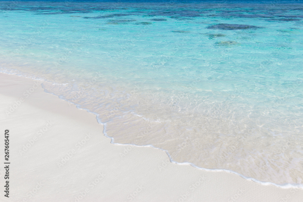 Beach surface texture background, turquoise ocean in the Maldives Stock ...