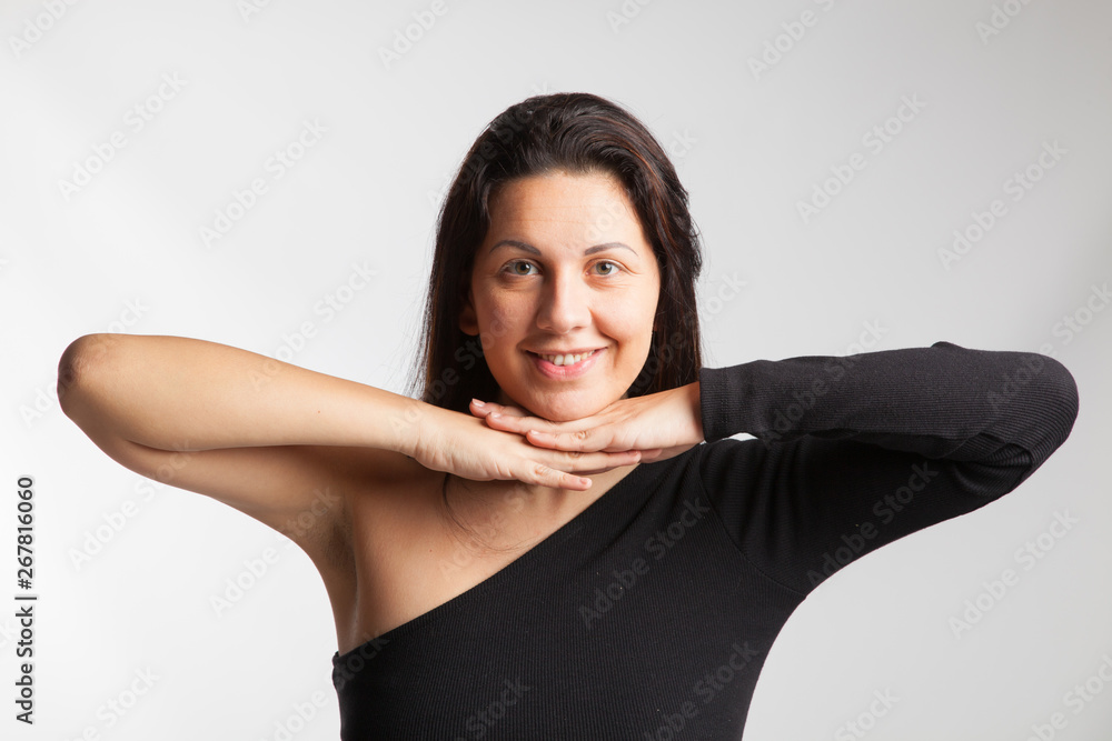 Foto de Chica joven reflexionando, mirando al futuro o recordando el ...