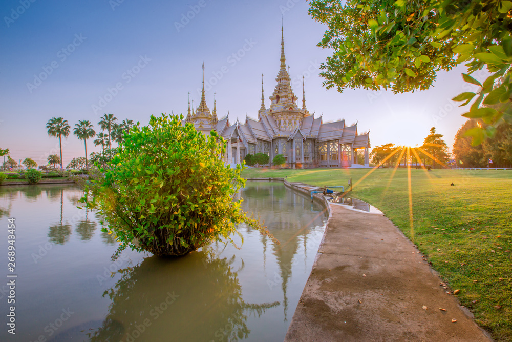 Fotka „Wallpaper Wat Lan Boon Mahawihan Somdet Phra Buddhacharn(Wat Non ...