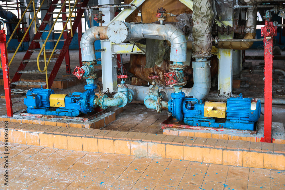 Iron metal centrifugal pumps equipment and pipes with flanges and ...