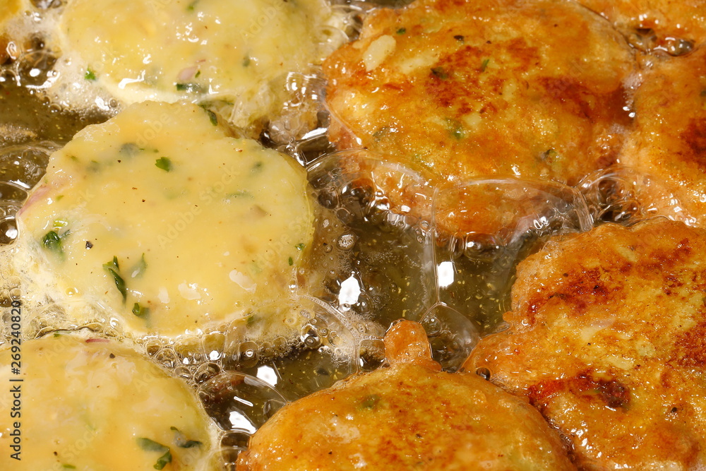 Piaju pakora pakoda pakodi fakkura bhajiya bhajji ponako onion lentil ...