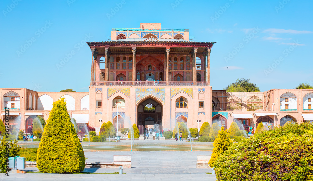 Shah (Imam) Mosque (Jameh Abbasi Mosque), Imam mosque - Ali Qapu Palace ...
