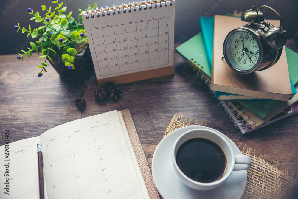 Planner and Calendar Concept. Desktop Calender 2022, cup of coffee ...