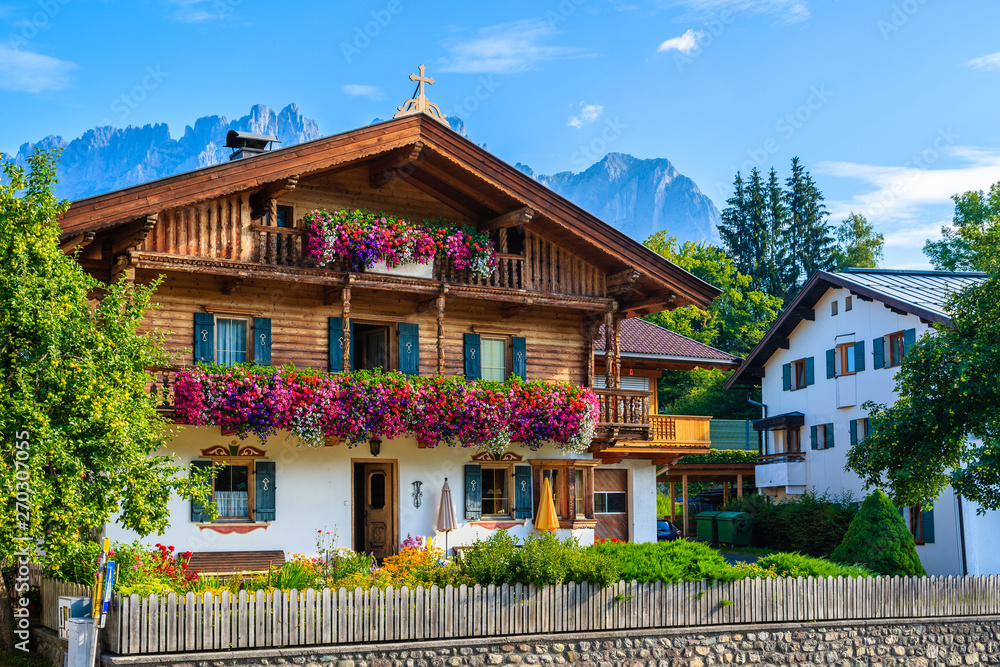 Stockfoto Traditional alpine houses in village of Going am Wilden ...