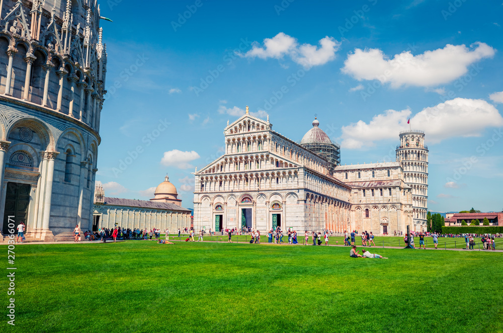 Splendid spring view of famous Leaning Tower in Pisa. Sunny morning ...
