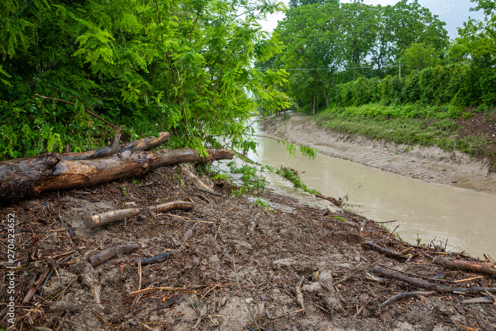 flooding of river embankments reinforcement to delimit the full emilia ...