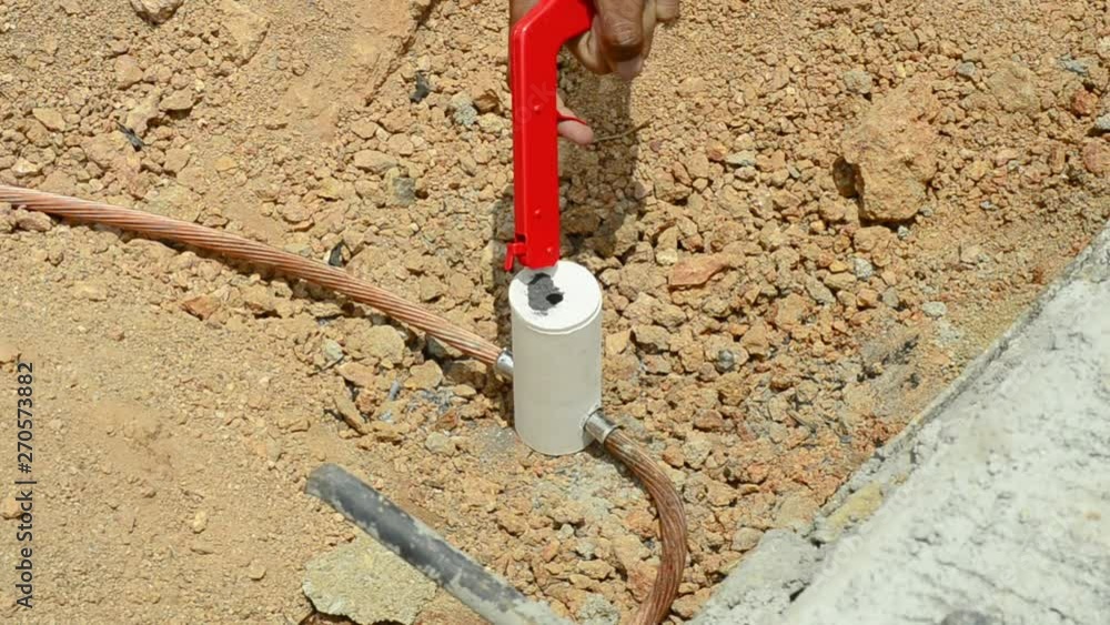 fill Weld Metal Powder in ceramic mould,Welding copper ground wire on ...