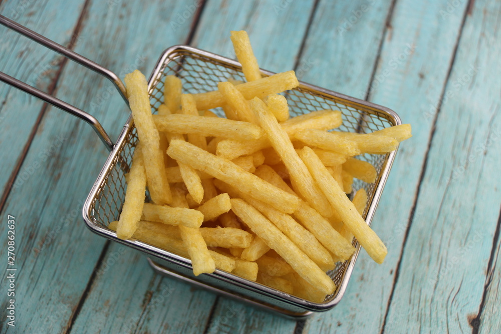 Frites apéritif dans un bac à frites Stock Photo | Adobe Stock
