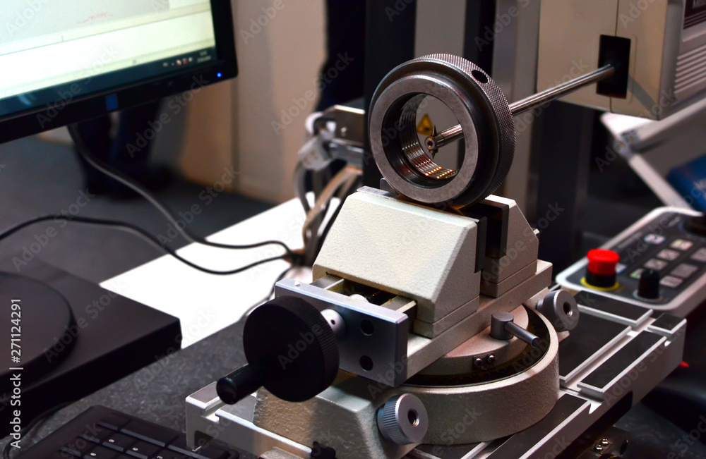 High-accuracy surface roughness form measuring instrument. CNC surface ...