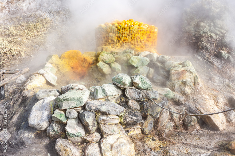 Foto de Pozzuoli, Naples, Italy - June 04 2019: fumaroles of the ...