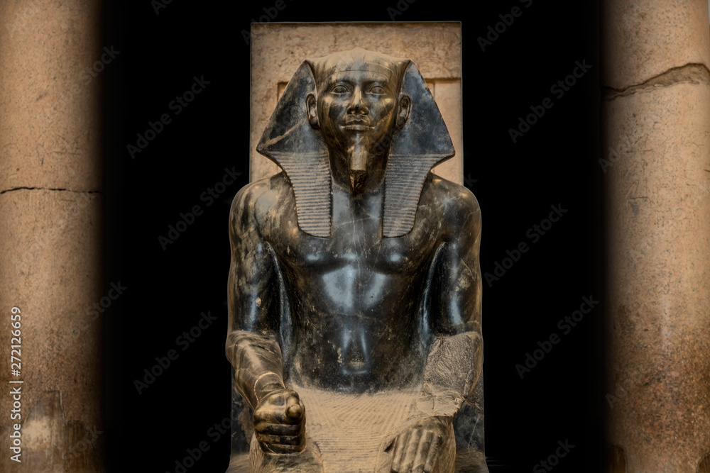 estatua de faraon del antiguo egipto Stock Photo | Adobe Stock