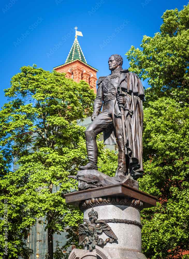 Fotka „Monument to Alexander I at the Moscow Kremlin in summer. It ...