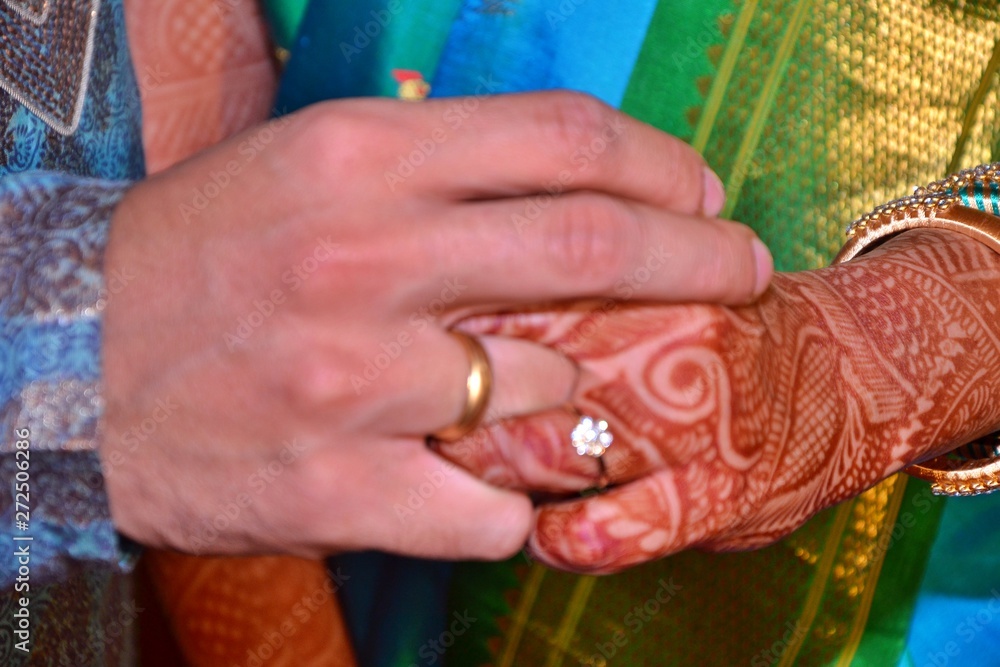 Maharashtrian Wedding Ritual - Sakharpuda (Engagement) ritual - An ...