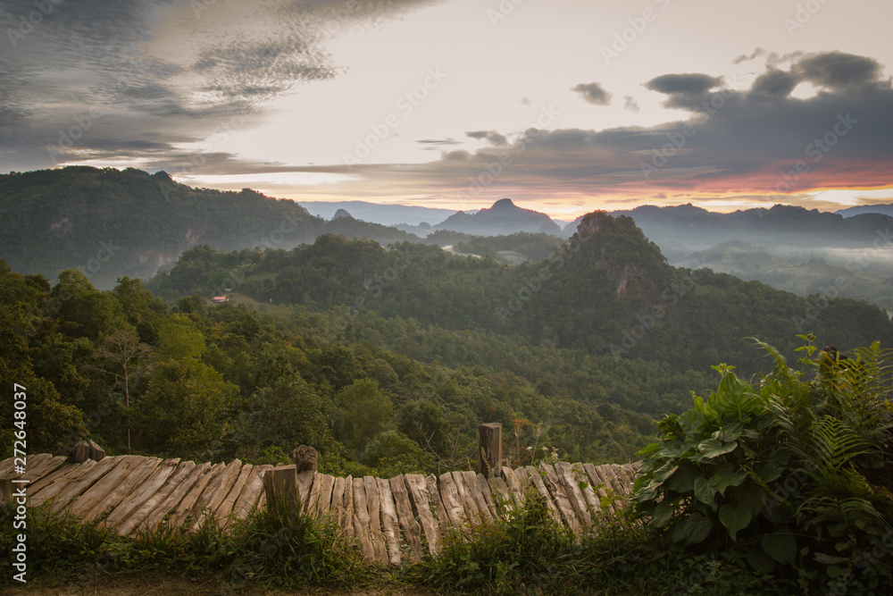Viewpoint of mountains and forests,The place is Japo Village. Pang ...