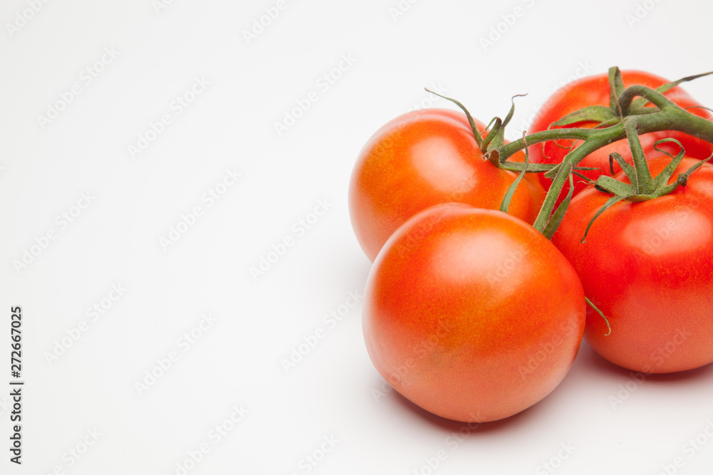 Stockfoto med beskrivningen Tomates, rojos, sanos, saludables, llenos ...