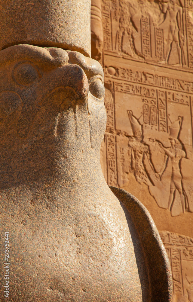 Dios halcón Horus, Templo de Horus de Edfu, Valle del Nilo, Egipto ...