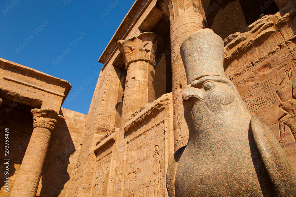 Dios halcón Horus, Templo de Horus de Edfu, Valle del Nilo, Egipto ...