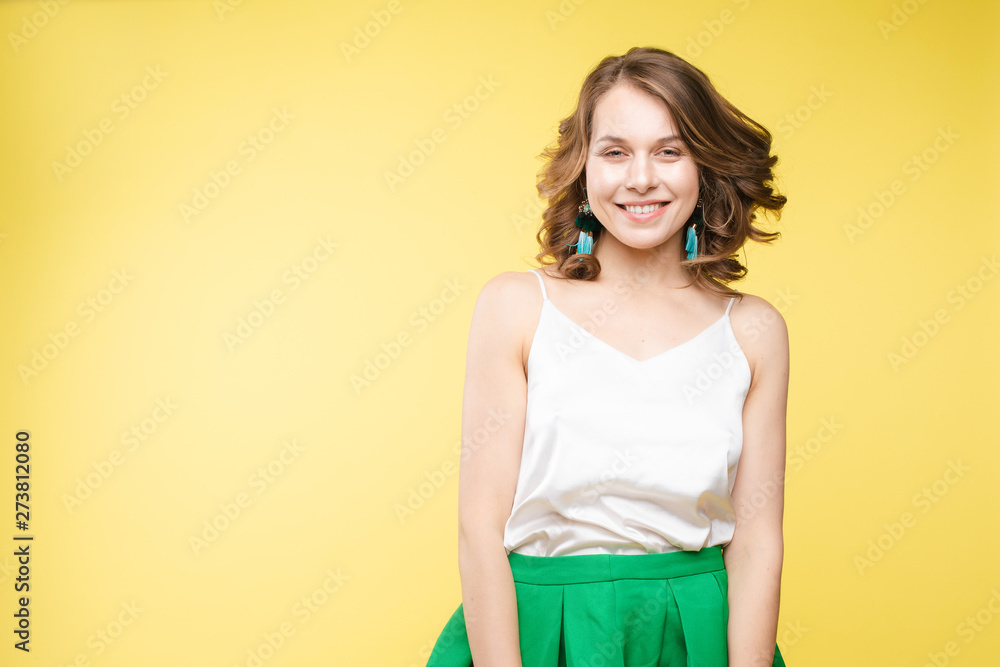 View from front of beautiful slim woman standing steady on frey ...