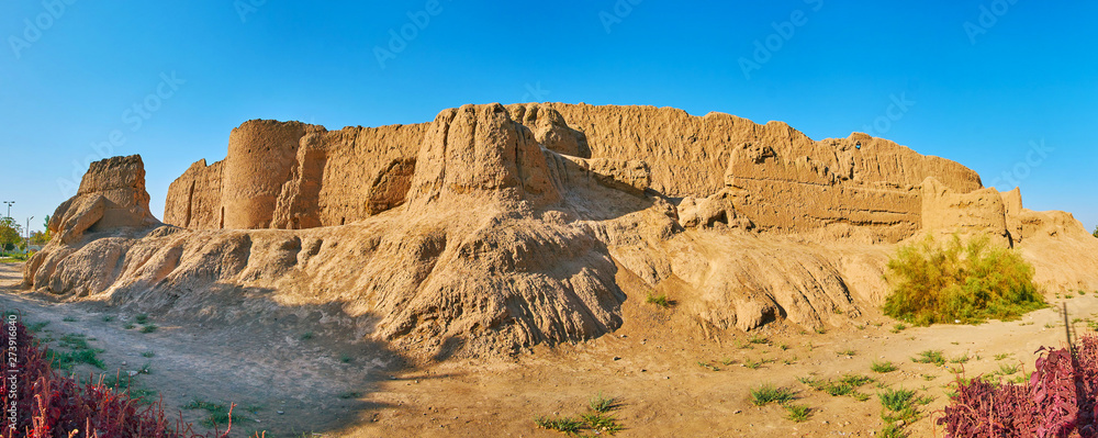 Explore Ghal'eh Jalali fortress, Kashan, Iran Stock Photo | Adobe Stock