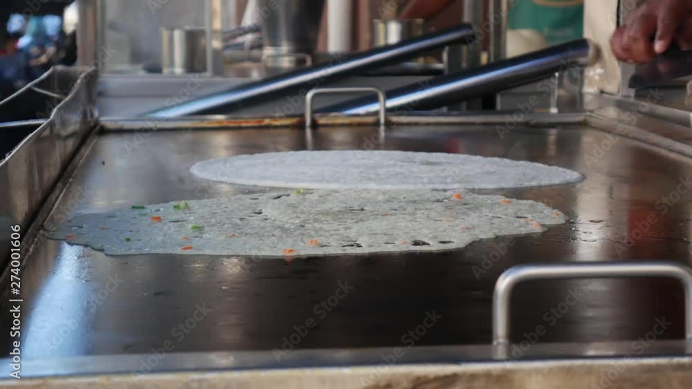 Vídeo do Stock: Masala dosa is a South Indian food. Chef make masala ...